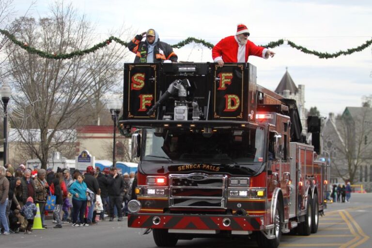 “It’s A Wonderful Life” Parade (Photos) – Finger Lakes Daily News